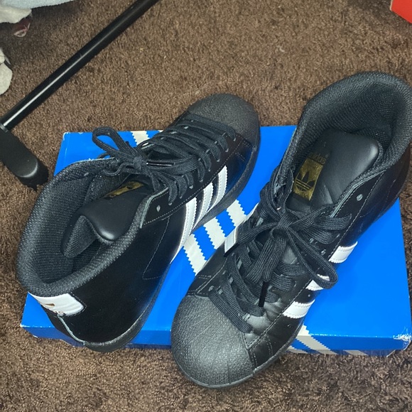 adidas | Shoes | Adidas Hightop Shell Toe Y Junior Sz 5 Womens 65 ...